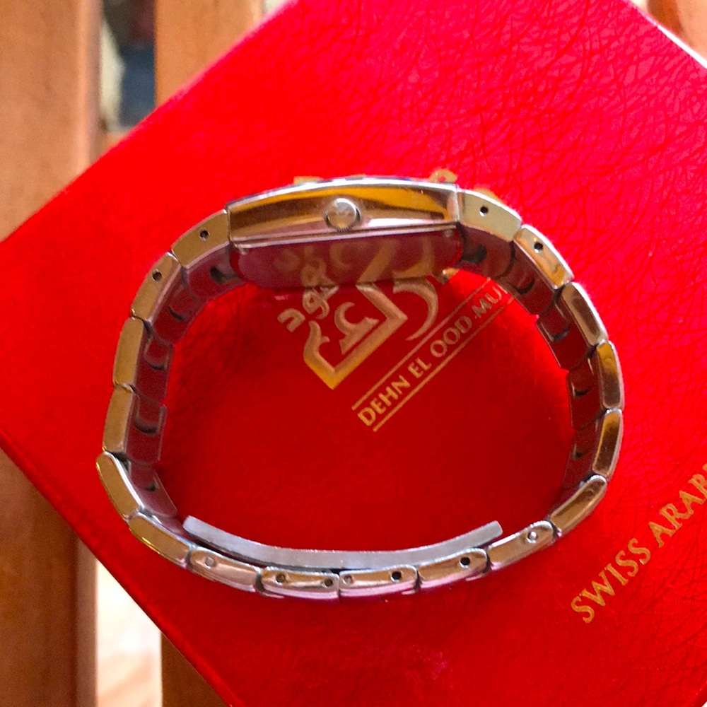 Bulova Bevel Glass Watch. - Gem